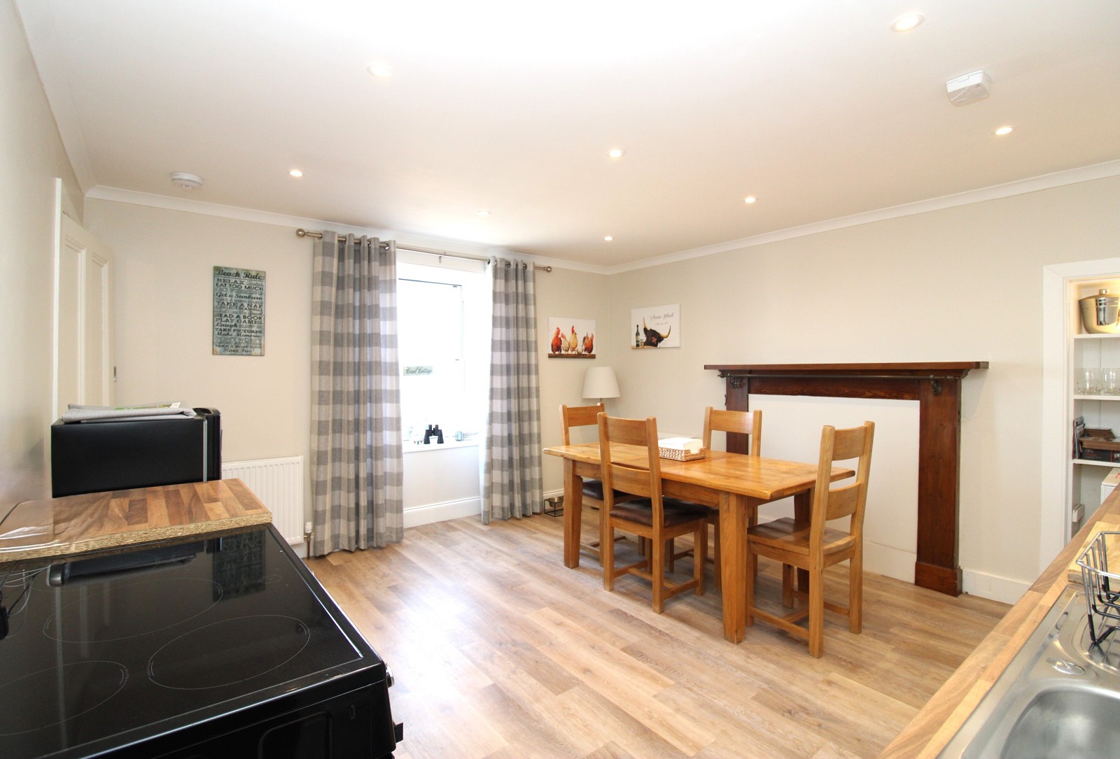 Creel Cottage, 31 High Street, Avoch. IV9 8PT