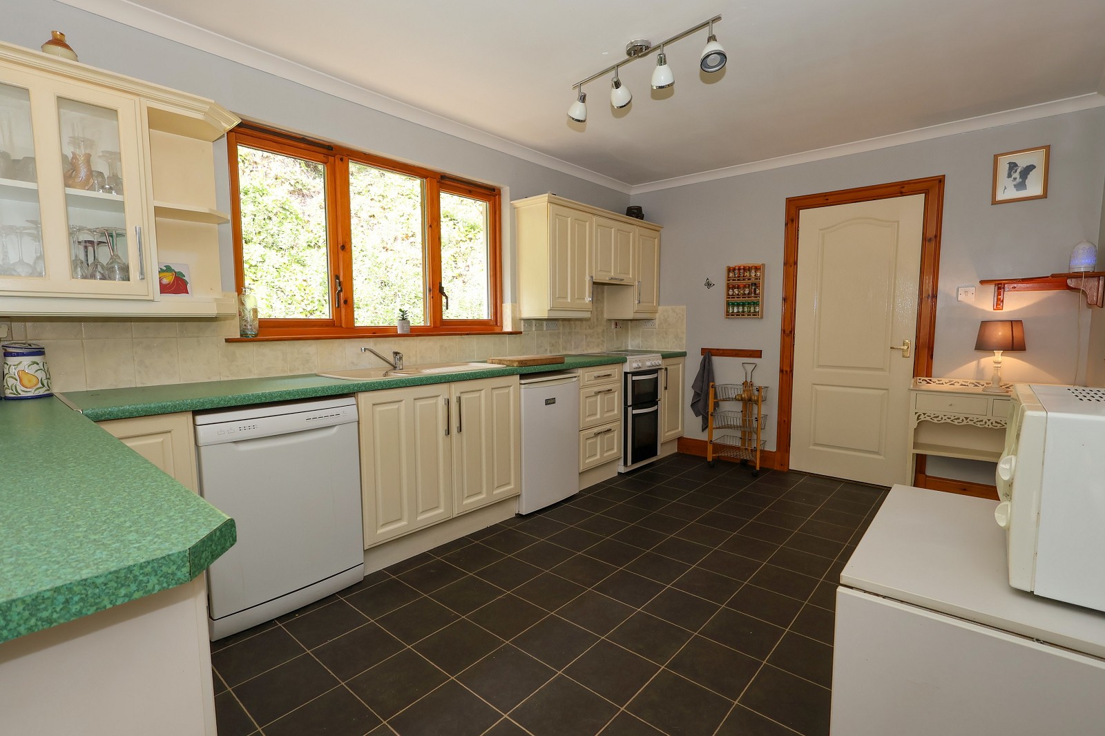 Glenlee, Aigas, Beauly, IV4 7AD