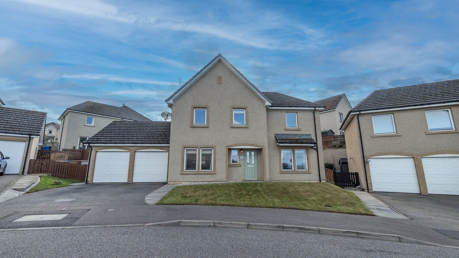 50 Duke's View, Slackbuie, Inverness. IV2 6BB